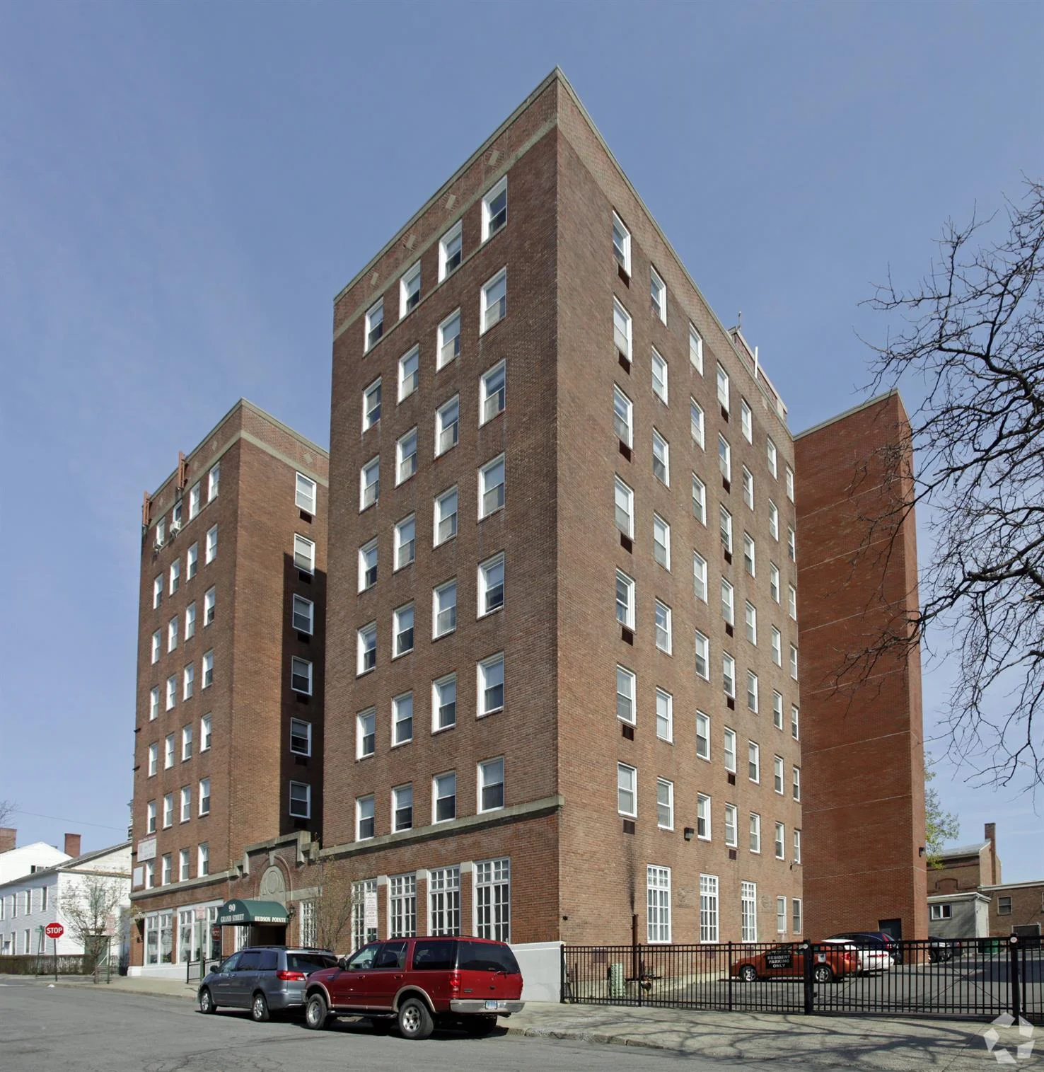 Hudson Pointe Apartments UPDATED OCTOBER 2025 View 6 Photos & Amenities