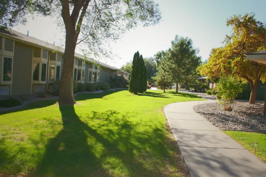 Larchwood Inns UPDATED SEPTEMBER 2025 View 5 Photos & Amenities