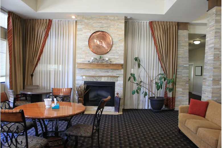 Larchwood Inns UPDATED AUGUST 2025 View 5 Photos & Amenities